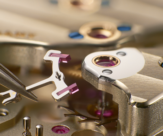 Examining the Escape Wheel and Pallet Fork - LUXUO